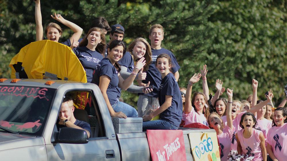 Home Coming 2011 – Game Parade & Fans – The Lobby Observer
